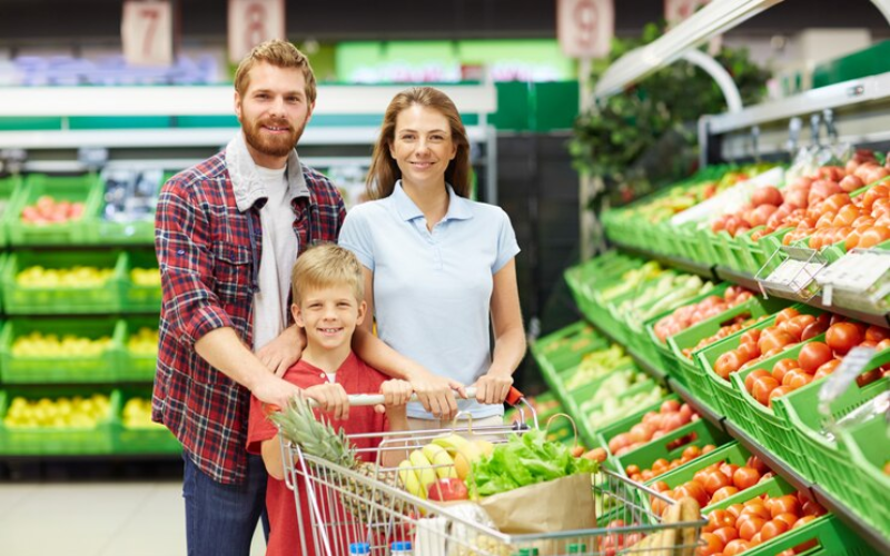 How Grocery Stores Shape Healthy Eating Habits